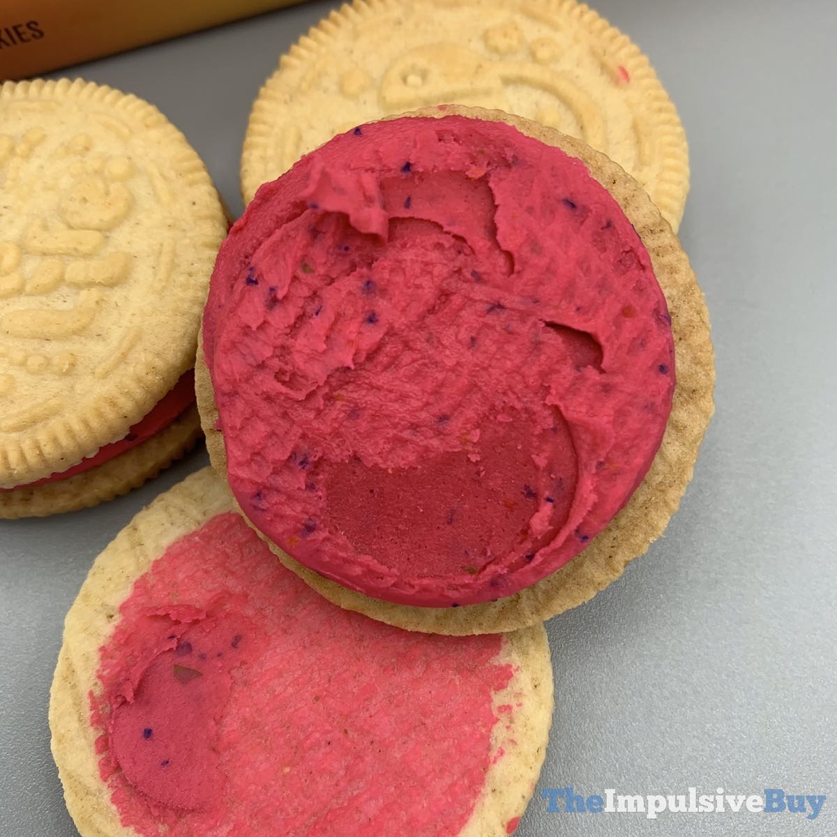 Trolls-World-Tour-Oreo-Cookies-with-Pink-Creme-and-Glitter-4.jpeg