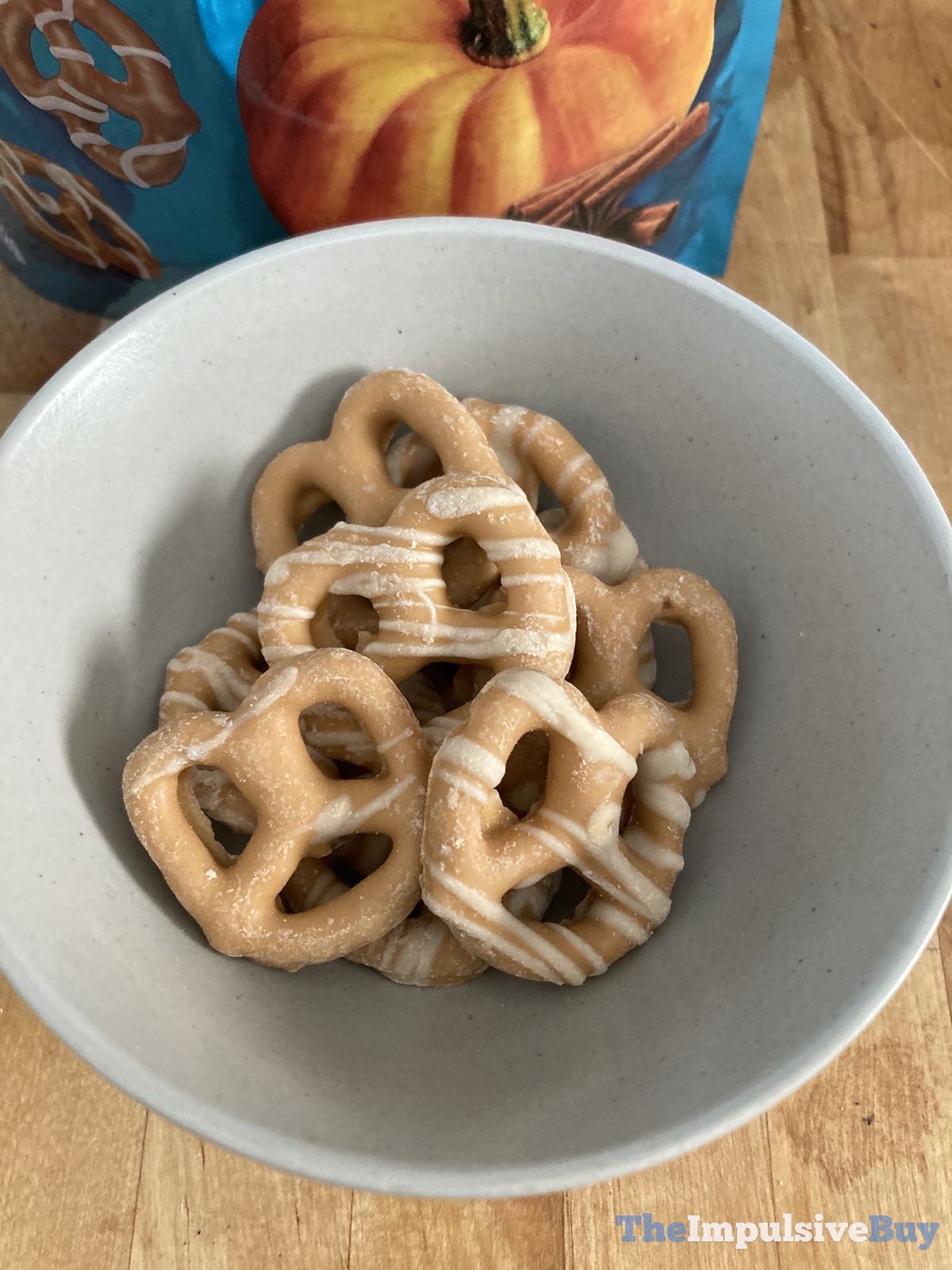 REVIEW: Limited Edition Flipz Pumpkin Spice Covered Pretzels