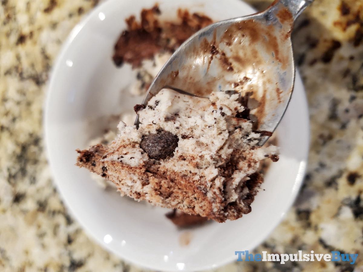 REVIEW: Blue Bell Cookies ‘n Cream Cone Ice Cream