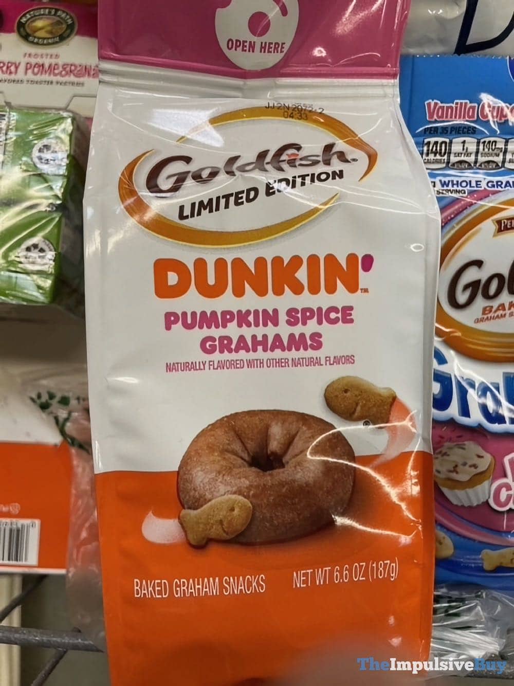 PUMPKINUNDATION 2022: Limited Edition Goldfish Dunkin’ Pumpkin Spice ...